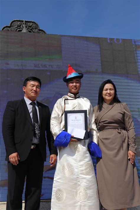 Соёл урлагийн ажилтны өдөр тохиож байна