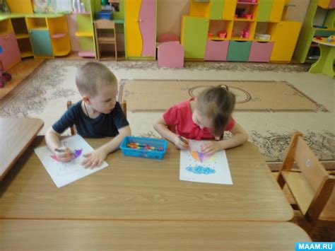 Рисование в средней группе «Разноцветные зонтики 6 фото Воспитателям детских садов школьным