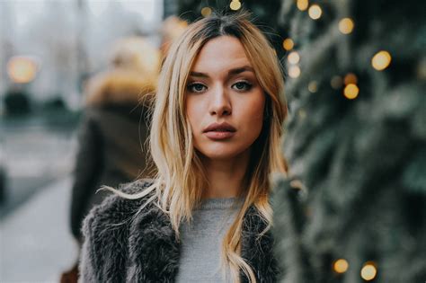 Wallpaper Women Face Blonde Portrait Fur Coats 2048x1365