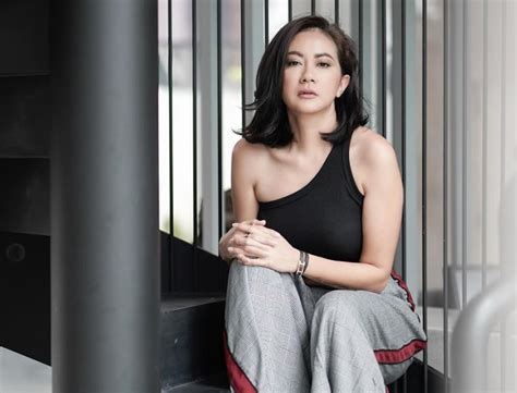 Tante Atien ‘hot Mom Yang Kerap Pamer Bagian Sensitif Menggoda Para Pria