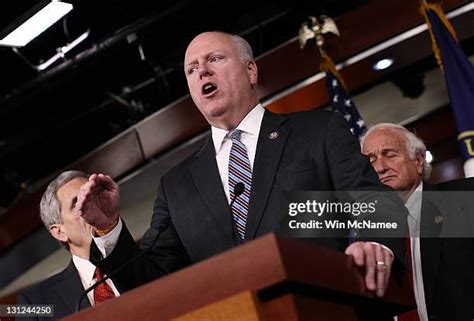 Sander Levin Photos And Premium High Res Pictures Getty Images