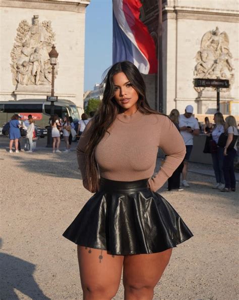 ≡ Gracie Bon Tiktoks Curviest Plus Size Model Brain Berries