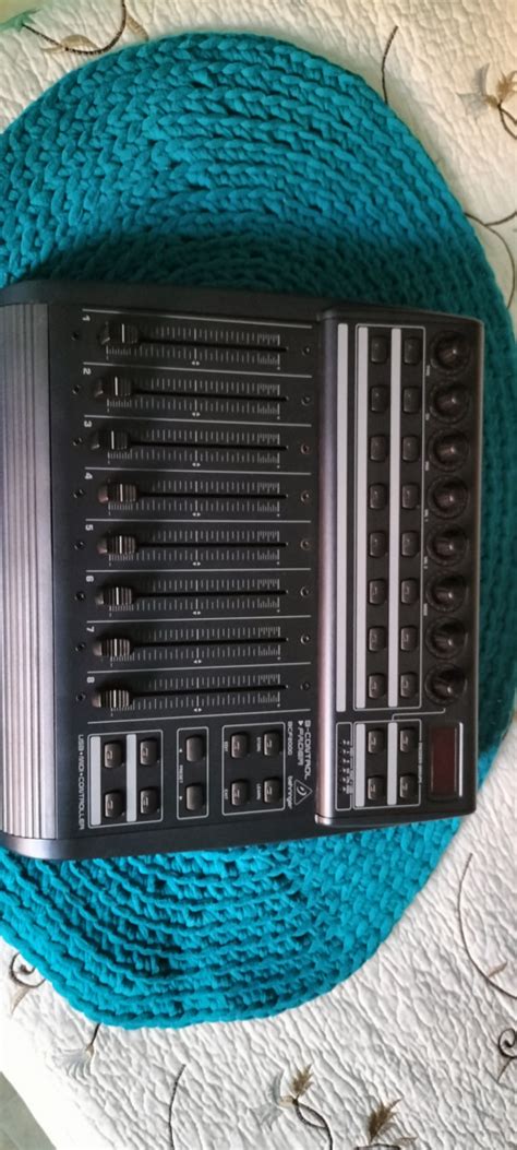 Behringer Bcf 2000 De Segunda Mano Por 199 € En Toledo Hispasonic