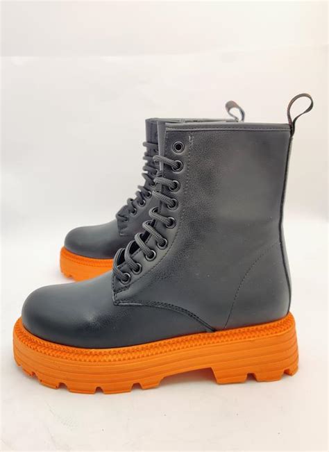 Шкіряні жіночі черевики демісезонні чорні помаранчеві 36 39 женские ботинки деми Rovigo — ціна