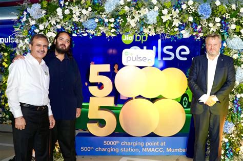Jio Bp Inaugurates 500th Charging Station Expanding Ev Network To