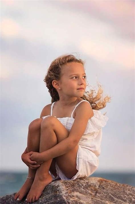 αστεράκι ☆☆☆ On X Photography Poses Beach Pictures Beach Portraits