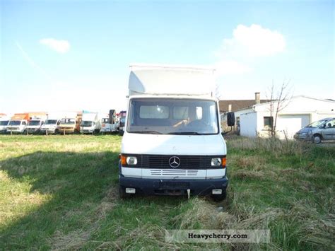 Mercedes Benz Db 609 Cases With Lift 1992 Box Truck Photo And Specs