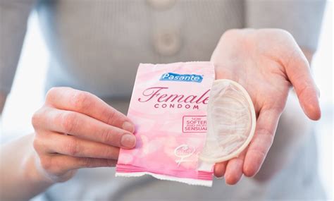همه چیز درباره کاندوم زنانه؛ کاندوم زنانه بهتر است یا مردانه؟