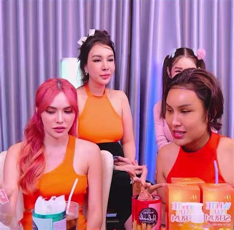 น้องยิ้มหัวใจอิงอิง ̎ On Twitter ชาล็อต เหมือนเขาก็ได้ย้อนวัยด้วยที่ได้ไปเล่นสวนสนุก พี่ฟ้า