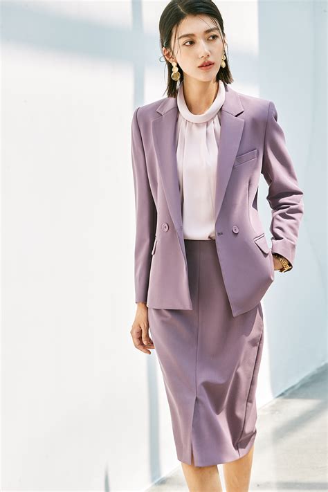 温柔沉稳 知性优雅西装2022秋冬系列轻熟职业女性的穿搭offiy有帆 女性职业正装服饰品牌