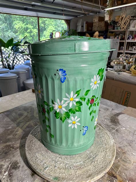 Decorative Outdoor Trash Cans