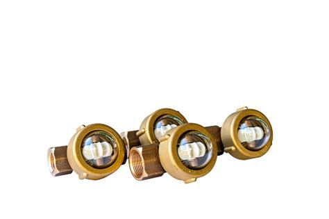 클리핑 경로가 있는 흰색으로 분리된 산업 제조에서 유체의 유량 의 변동을 시각적으로 검사하기 위한 많은 금속 스피너 형 시력 유리 고급에 대한 스톡 사진 및 기타 이미지