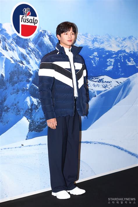 [s포토] 육성재 훈훈한 눈빛~ 퓨잡 Fusalp 스타데일리뉴스