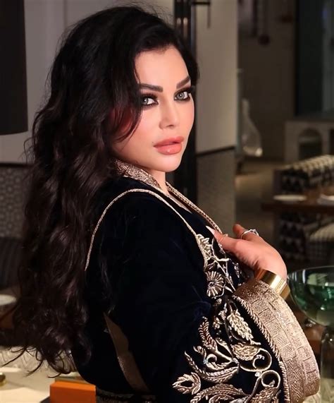 هيفاء وهبي تطل بالقفطان المغربي قبل صعودها على مسرح مهرجان موازين صور