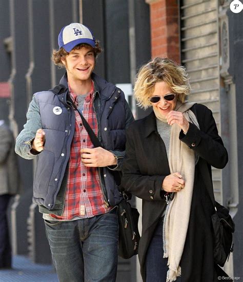 Meg Ryan Et Son Fils Jack Quaid Se Baladent à New York Le 4 Octobre
