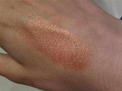 Blaze Tutorials Mac Cosmetics All That Glitters Eyeshadow