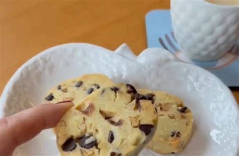 Новогоднее печенье с шоколадной крошкой простой рецепт пошаговый