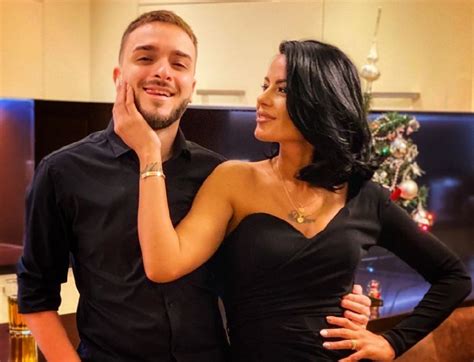 Цвети на Криско била танцьорка в детска градина • Клюкарник Com