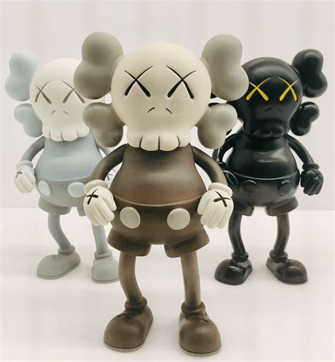 Kaws Doll Drawing At Jasper Saranealis Blog