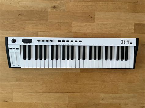 Test Midiplus X4 III MIDI Keyboard AMAZONA De