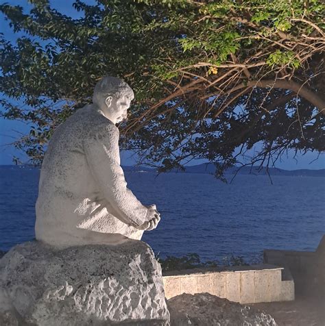 Росица Искреността е рядък гост в коридорите на властта Но остава най ценната добродетел за