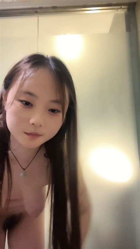 【是18呀】刚满18岁g奶学生 Sm捆绑学狗爬道具足交啪啪！ 1 Eporner