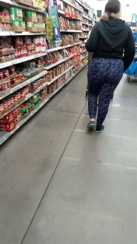 Girl In Blue Leggings Leggings And Yoga Pants The Candid Planet
