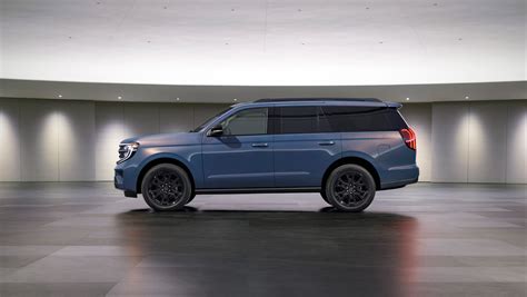 View Photos Of The 2027 Ford Expedition 30th Anniversary Edition