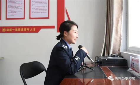 两当公安交警走进农村开展以“文明守法，平安回家”为主题的冬季道路交通安全“大喇叭”宣讲活动