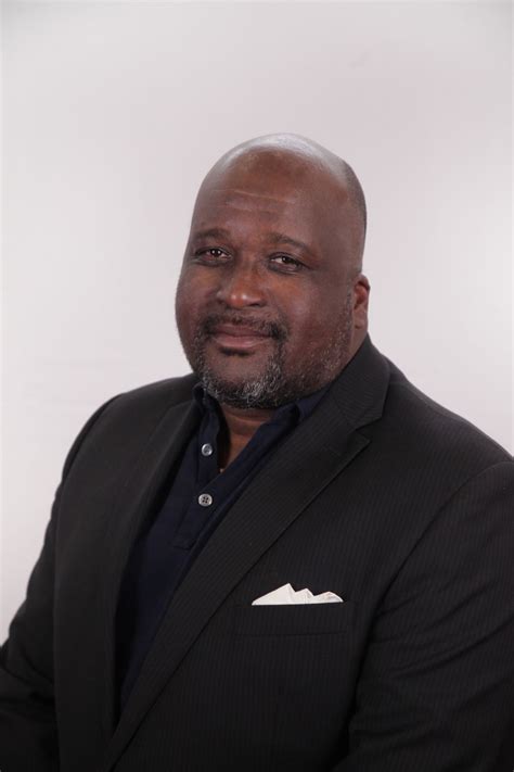 Happy With My New Headshot Especially The No Tie Lol Andrew De Freitas Mba 12 Comments