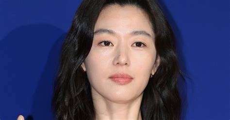 44세 전지현 현실적인 노화 걱정 점점 나이 들어 나답게 살아가는 중 지큐 코리아