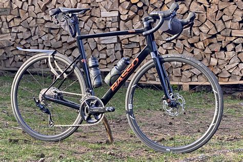 Basso Venta R Reshapes Made In Italy Carbon All Road Bike On A Budget First Rides