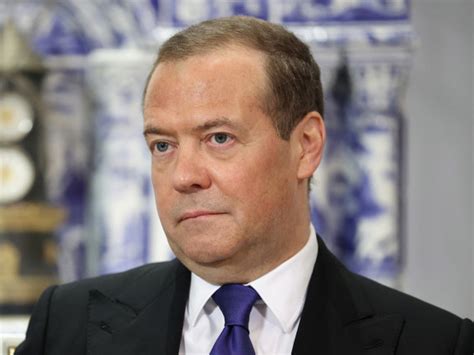 Урсула фон дер Лайен е отвратителна старица смята Медведев