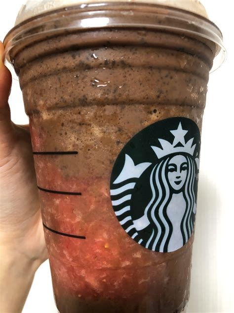 스위트 딸기 초콜릿 크림 프라푸치노 스타벅스 뽈레 Polle