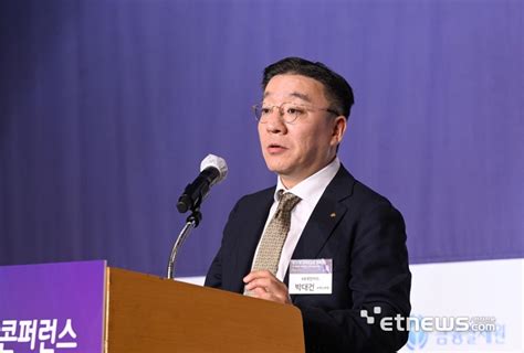 제17회 스마트금융 콘퍼런스 박대건 Kb국민카드 부장 Ai기반 초개인화 마케팅시대 첫 발”