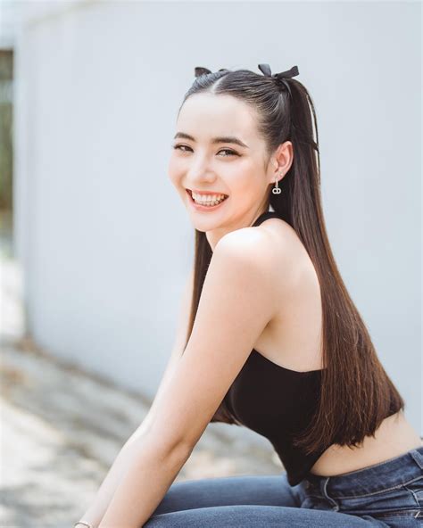 น้องมุกดา นรินทร์รักษ์ 4 รูป