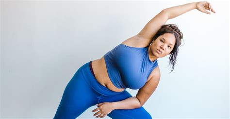 을 더한 실내 건강 건강 여행 건강한 삶 건강한 생활 검은 색 모델 곡선 곡선 모델 굴곡이 있는 권한 부여 내 곡선을 존중 내 사이즈를 축하해