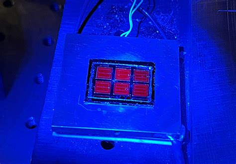 Nouveau Record Mondial De 395 Pour Une Cellule Solaire Triple Jonction à Nanostructure