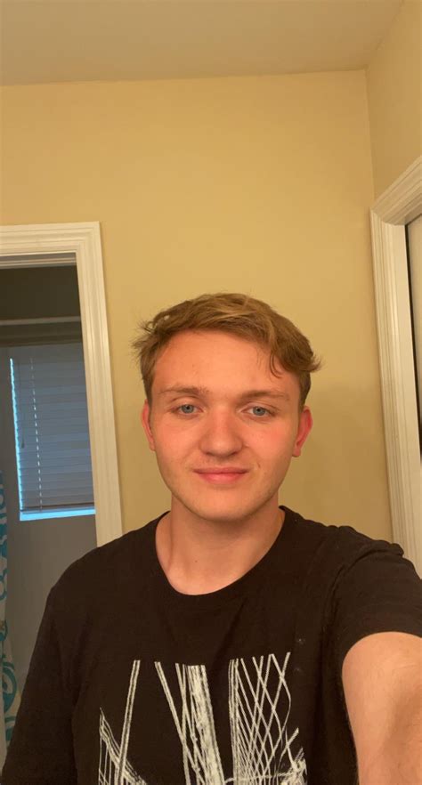 M18 Recently Lost Weight And Got Braces Off Im Learning To Smile With Teeth Again Am I At