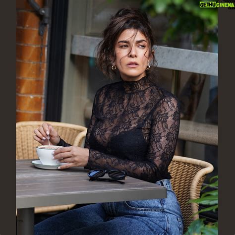 Nimrat Kaur Wiki Biography Age Gallery Spouse And More