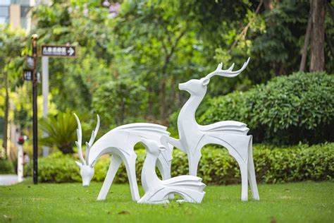 园林景观小品户外动物仿铜抽象梅花鹿玻璃钢麋鹿雕塑摆件小区装饰 花瓣网
