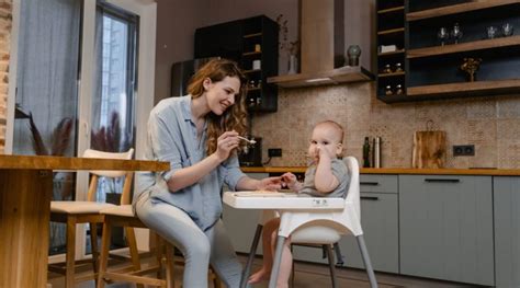 Бебешко столче за хранене избор марки ревю Градски дами