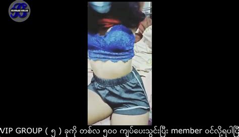 ချွတ်ပြနေတဲ့ကောင်မလေး Eporner