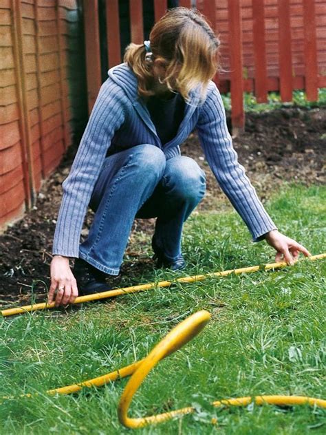 How To Install Landscape Edging Hardscape Design Landscape Edging Garden Borders