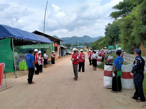 မိုင်းခတ်မြို့ဝင် စစ်ဆေးရေးဂိတ်၌ ကိုဗစ် ၁၉ ရောဂါကြိုတင် ကာကွယ် ထိန်းချုပ်ရေး လုပ်ငန်း နေ့စဉ