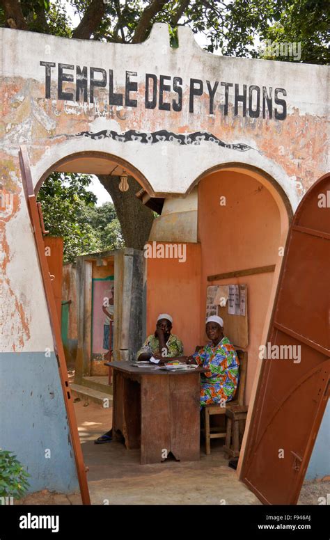 Tempel Der Python Stockfotos Und Bilder Kaufen Alamy
