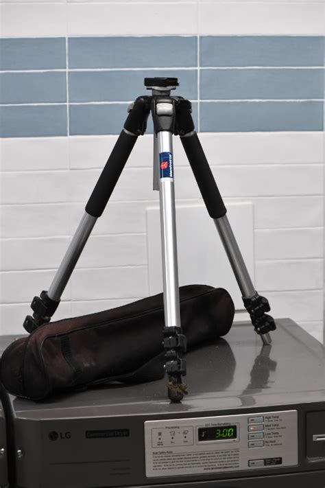 Manfrotto 3 Section Aluminum Tripod Cameras And Camcorders City Of Toronto Kijiji