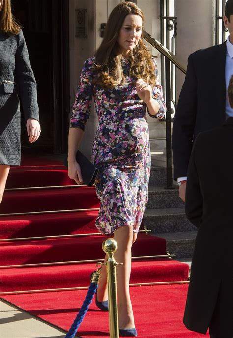 Printesa Sofia A Suediei Si A Etalat Burtica Intr O Rochie Rosie Aparitia Cu Care O Rivalizeaza