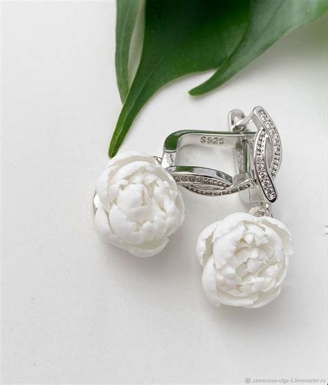 Серьги классические серьги с Пионами в интернет магазине на Ярмарке Мастеров Серьги