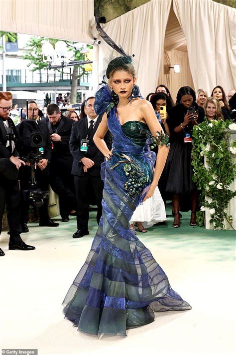 Zendayas Edgy 2024 Met Gala Dress Divides The Internet 素敵なドレス